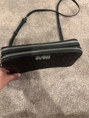 Guess | Bags | Guess Black Signature G Logo Crossbody Bag | Poshmark